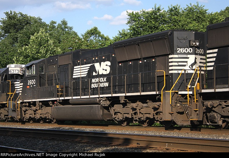 NS 2600